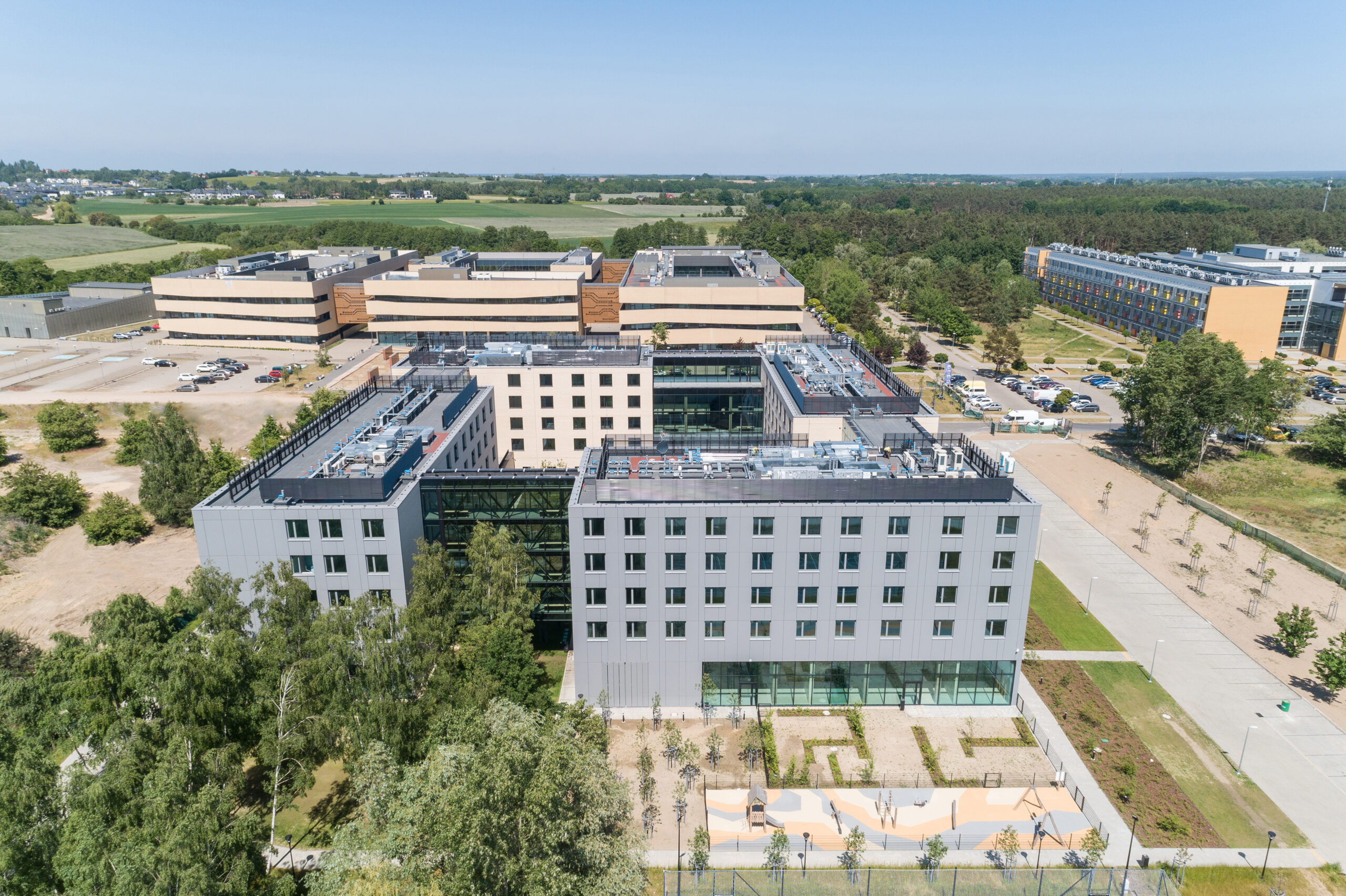 Akademik z siłownią, minimarketem i boiskami. Zobacz zdjęcia nowego ...