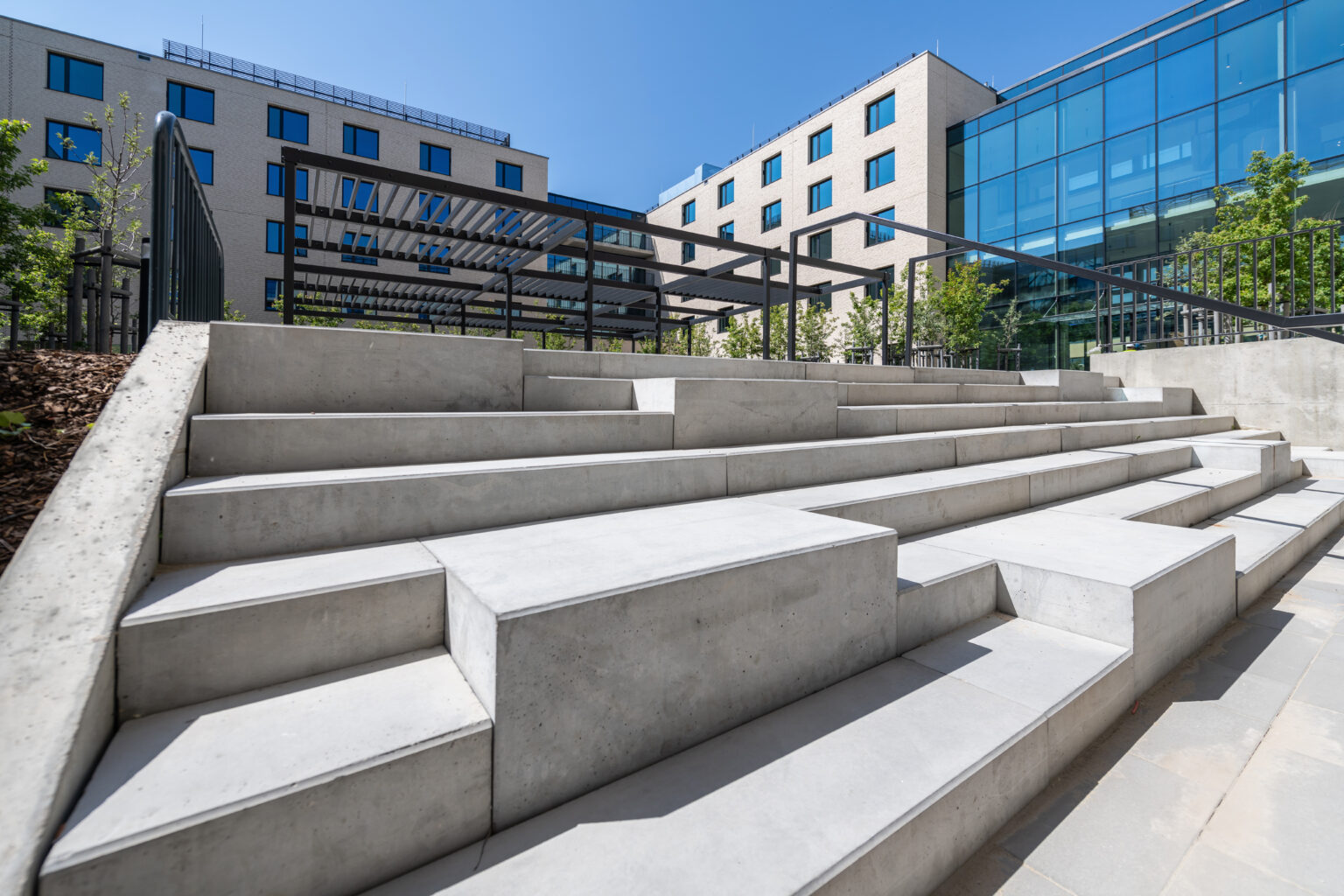 Akademik z siłownią, minimarketem i boiskami. Zobacz zdjęcia nowego ...